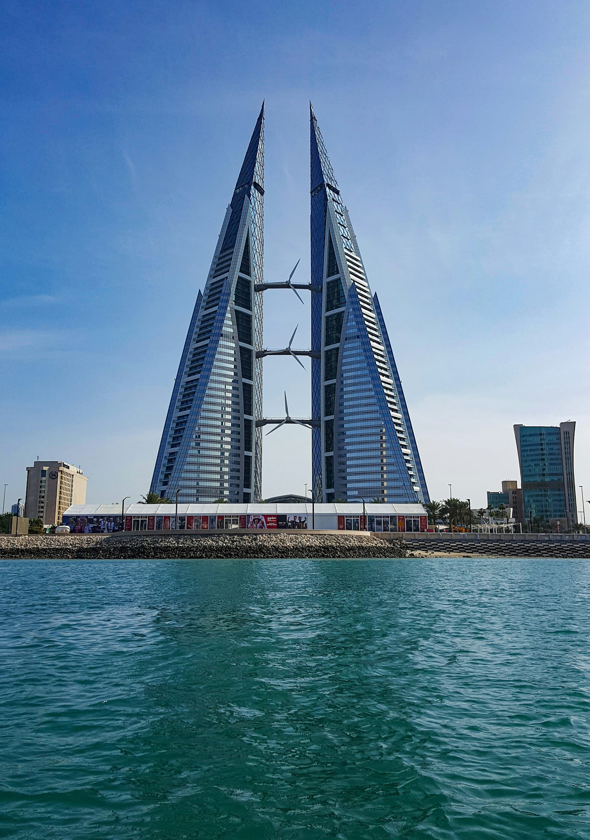 The Bahrain Cruise Guide